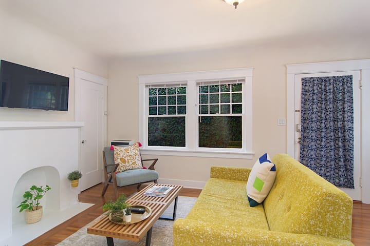 Urban Chic Garden Cottage In A+ Location - Lincoln Park - San Diego