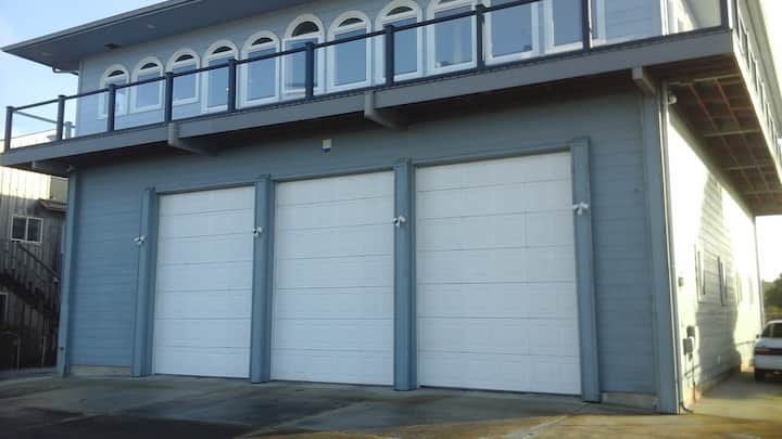 4br Luxury Home--great Views! - Bandon, OR