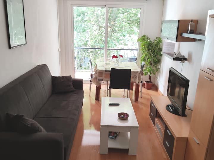 Sunny Flat 5 Metro Stops To Sagrada Familia (Wifi) - Barcelona