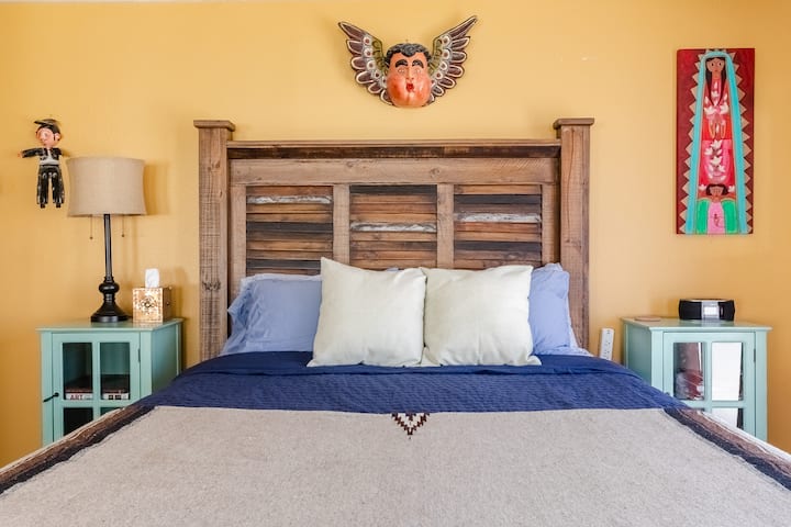 Artist Studio Turned Colorful Casita In The Heart Of Tempe - Tempe, AZ