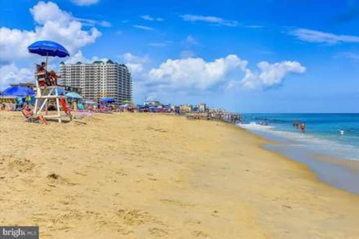 Ocean-side Condo Across From Convention Center - Ocean City, MD