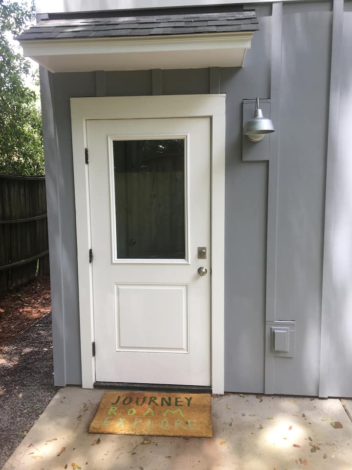 Charming Bungalow Near Beaches/downtown/shem Creek - 芒特普林森