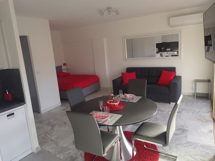 Studio Derrière Le Martinez,plage Croisette à 200m - Plage de Cannes