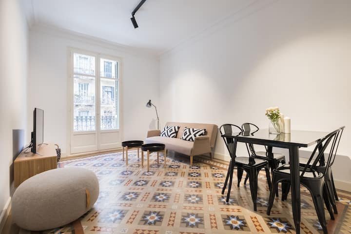 Modernism And Style In The Heart Of The City - Barcelona