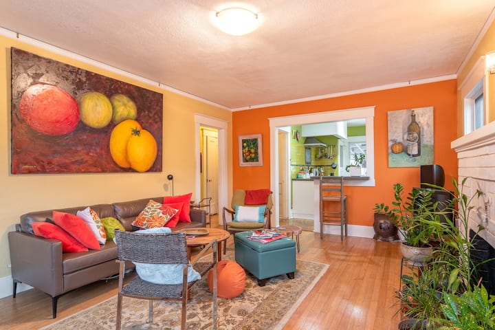 Back Bedroom In Cozy, Artsy, St. Johns Bungalow - Vancouver, WA
