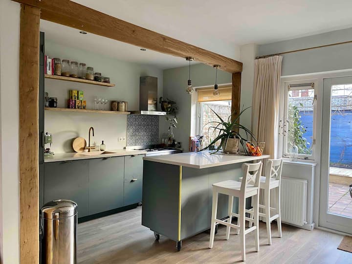 Comfortable Familyhome With Gardens And Fireplace - Bussum