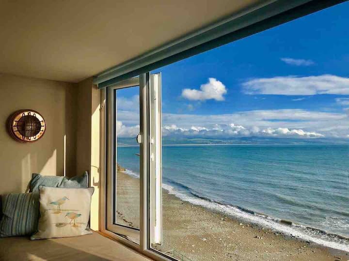 The View! Seafront - North Wales