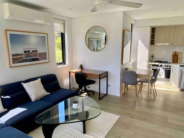 Sunny Apartment With Views Of Narrabeen Lake - Narrabeen