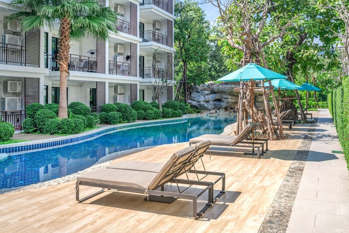 Pool Access 1 Bedroom Apartment @ Rawai Beach- 50m - Thailand