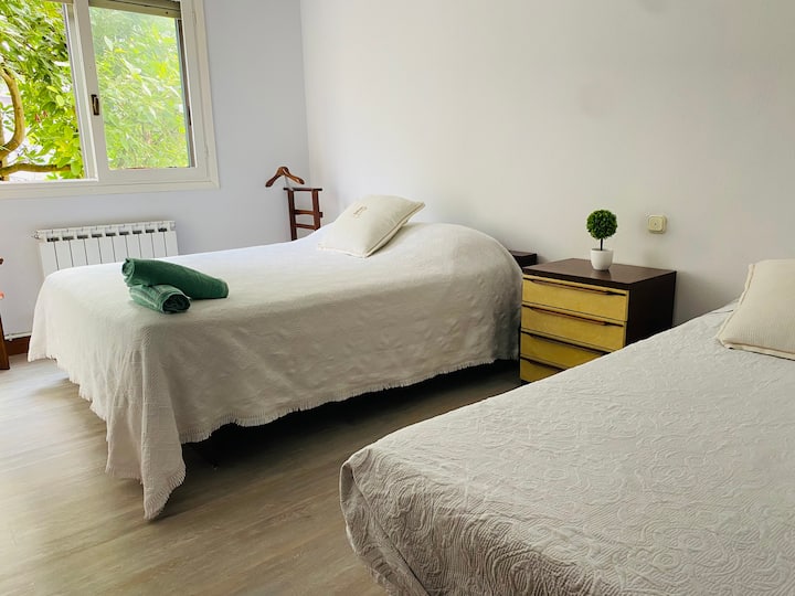 Habitación Familiar Y Acogedora !!! - Rentería
