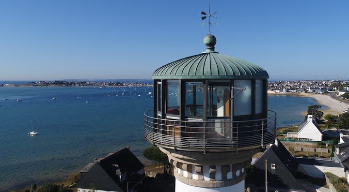Seul Phare De France Habitable En Son Sommet ! - Lorient