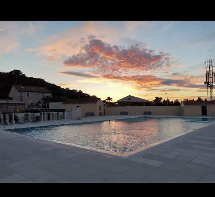 Mobil-home Dans Camping Calme Avec Piscine - Saint-Aygulf