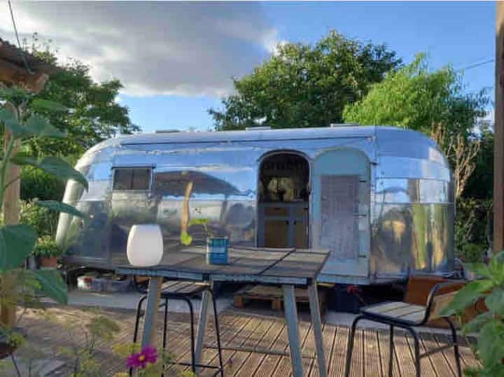 Vintage Airstream - Outdoor Bath - Marilyn Meadows - Monmouthshire