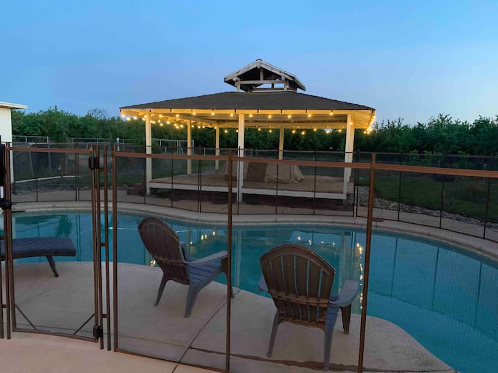 Spacious Kid Friendly Lavish Home+gazebo/pool - Manteca, CA
