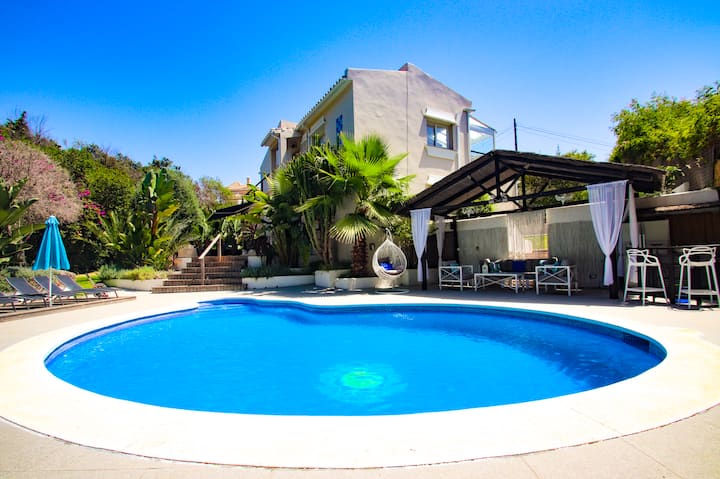 Spacious Modern Villa With Heated Pool In Marbella - Marbella