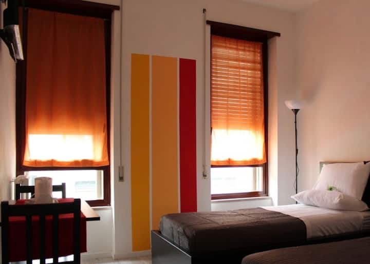 Singola B&b Fronte Stazione. - Bologne