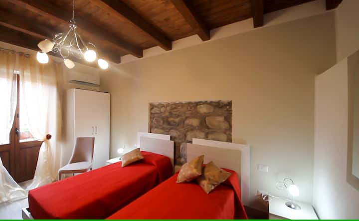 Casavacanzecamastra For Your Holidays!!!! :) App 2 - Santo Stefano di Camastra