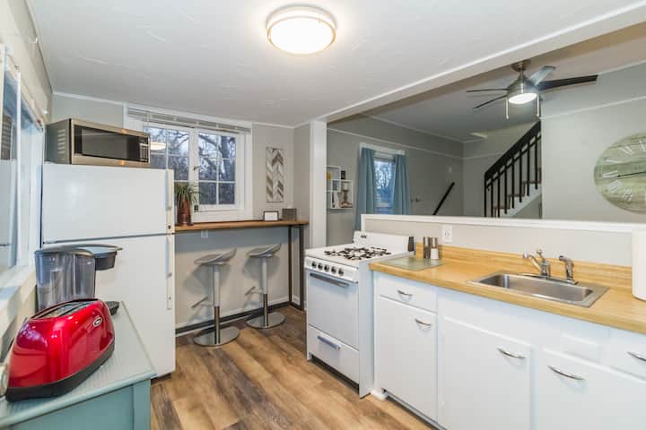 Comfortable / Cozy / Near Downtown - Colorado Springs, CO