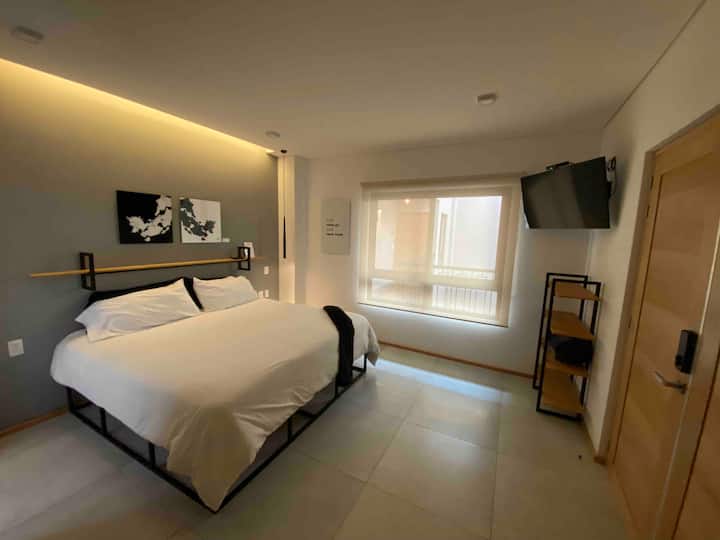 Suite #9 / Home Inn Suites Condesa / King Size Bed - Mexico City