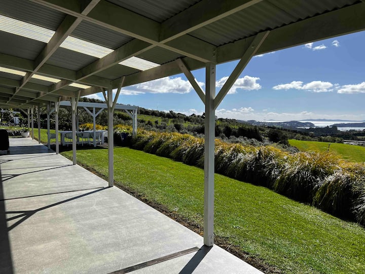 Amazing Views On Olive Grove - Mangōnui