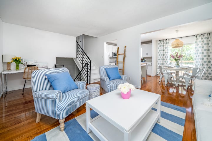 Beach & Vine - A Hamptons-inspired Retreat - Prince Edward