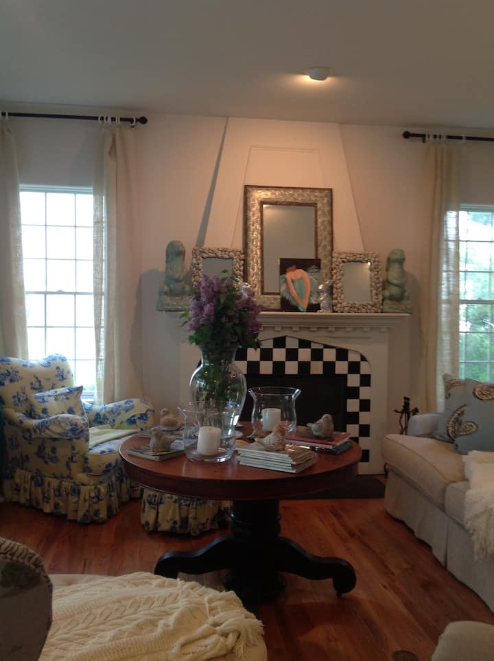 Luxury Master W King Bed - Saratoga Springs, NY