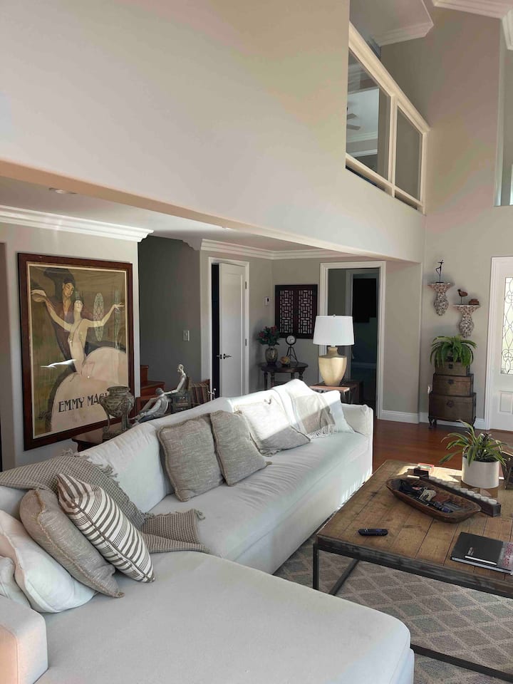 New Home With Beautiful Deck Overlooking The Lake - Mission Viejo, CA