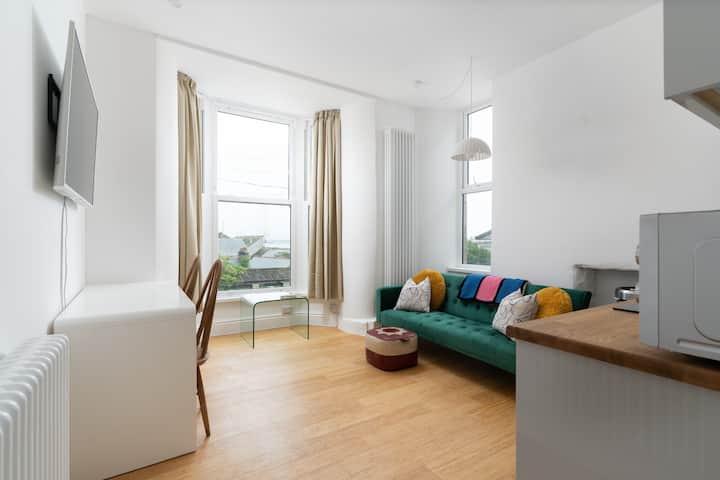 Stunning Penzance 1 Bedroom Apartment Sea Views - Penzance
