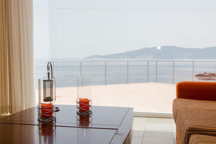 The Deck - Milos