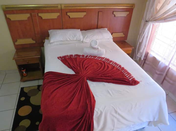 Room 7, Clean And Secured Room At Kgatholoha G/h - Klerksdorp