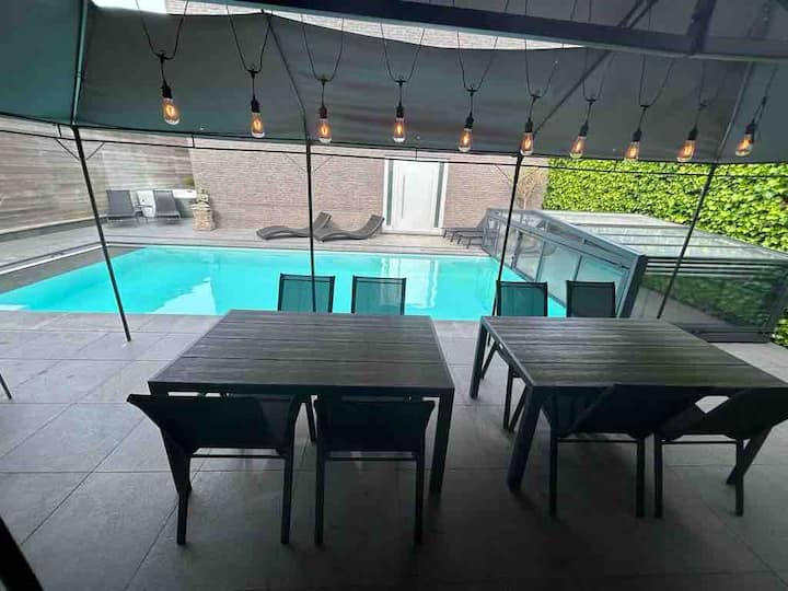 Luxe Privé Wellness Met  Jacuzzi Tot 8 Personen. - Tielt