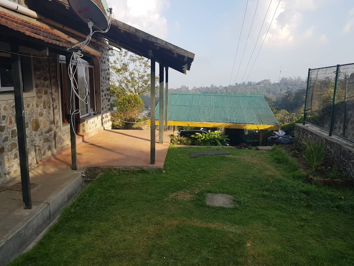 End Room: Large Room With Breathtaking Sunrise - Kodaikanal
