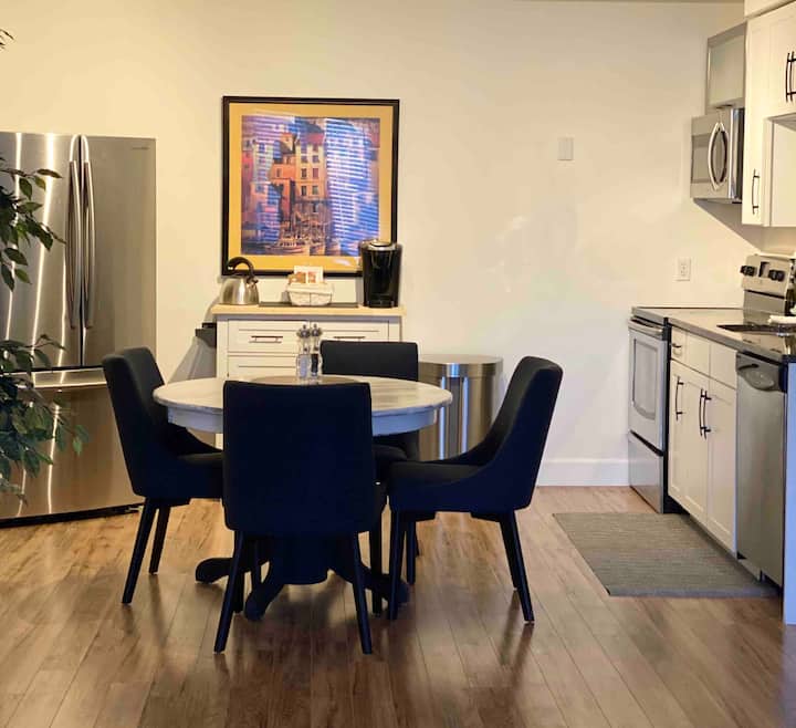 Large One Bedroom Private Suite Available - Vernon