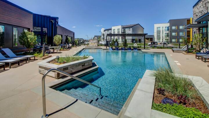 Earn in Avia Lowry, an Airbnb-friendly apartment building