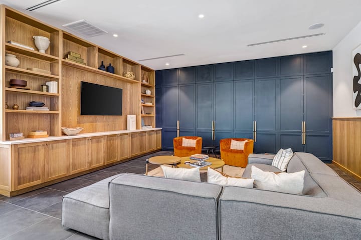 Earn with Airbnb-friendly apartments in Austin Metro | Airbnb