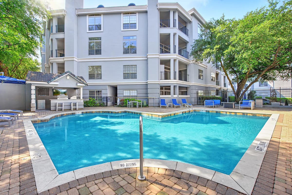 Earn with Airbnb-friendly apartments in Dallas | Airbnb