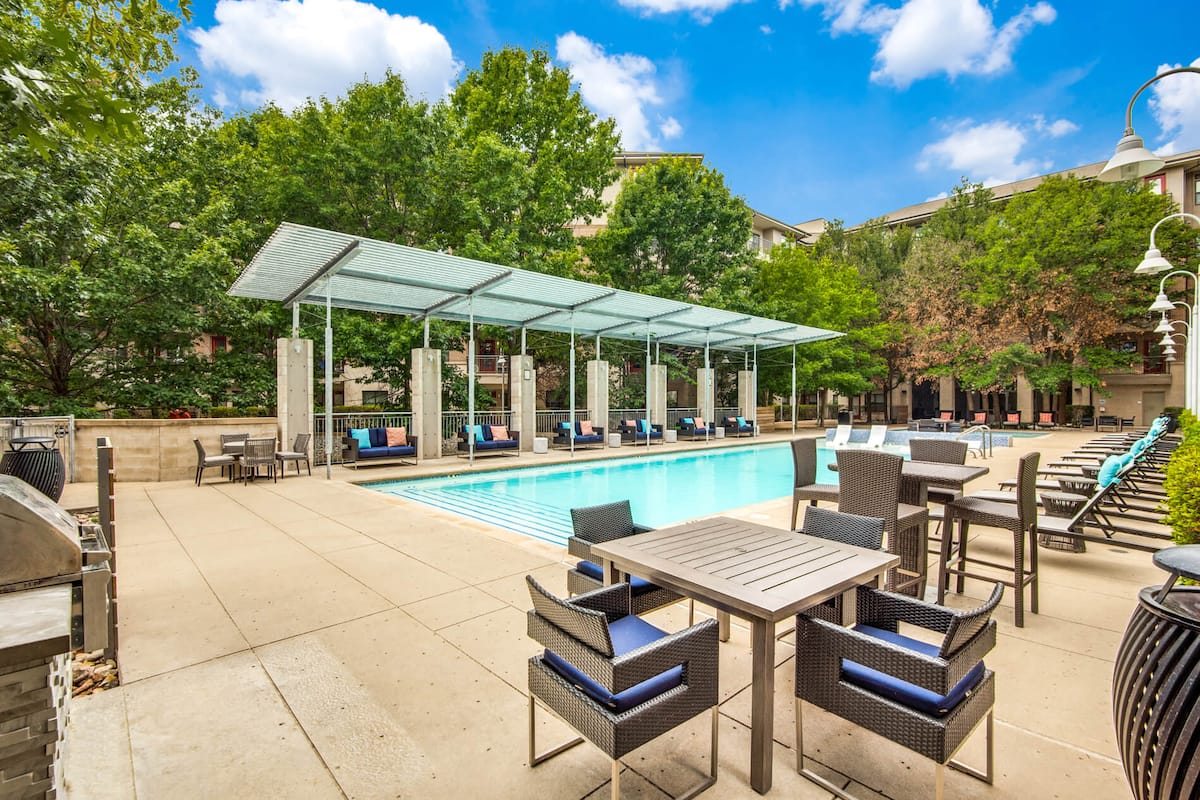 Earn with Airbnb-friendly apartments in Dallas | Airbnb