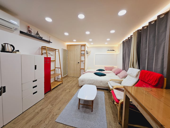 포근한  침대 넓은 집/Studio, 무료Netflix, 병점역, 동탄, 삼성전자, 세마역 - 진안동