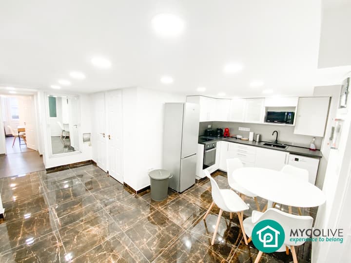 Duplex Luxury City Apartment Balcony, Brody - Budapest