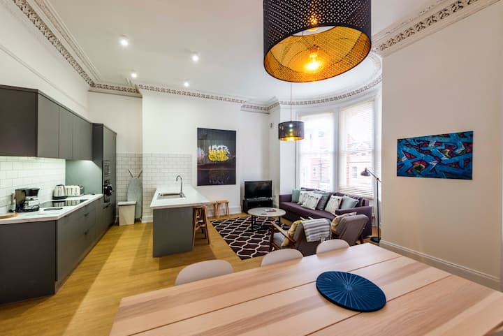2 Large Stylish Apts, Near City Centre, Cafes/bars - ベルファスト