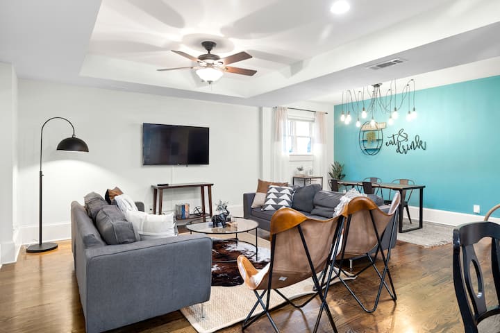 Tiny House Living In Heart Of Atl +Secret Backyard - Stone Mountain, GA