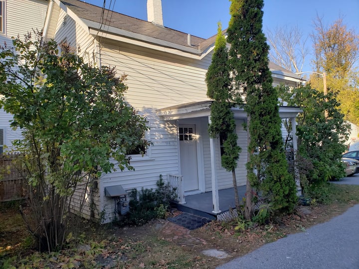 Modern Carriage House 2 Blocks From Church St - Burlington, VT