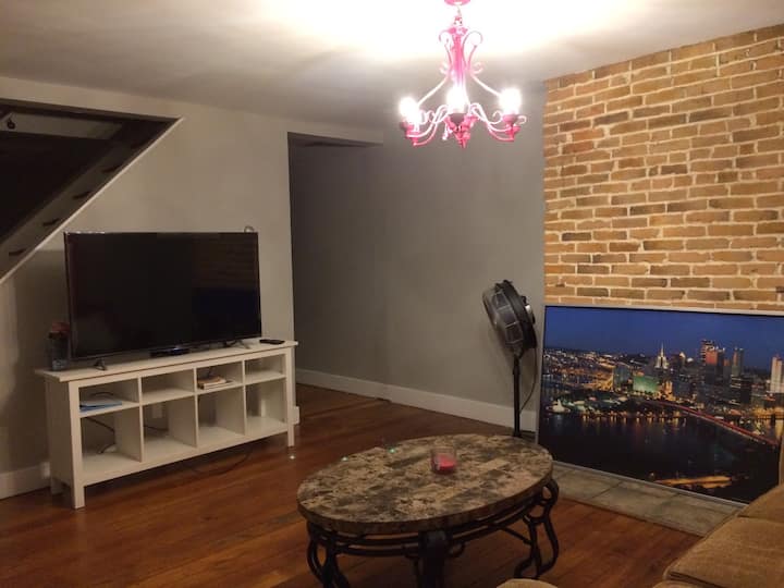Southside Adventure- 2 Blocks From Carson - Heinz Field (Acrisure Stadium)
