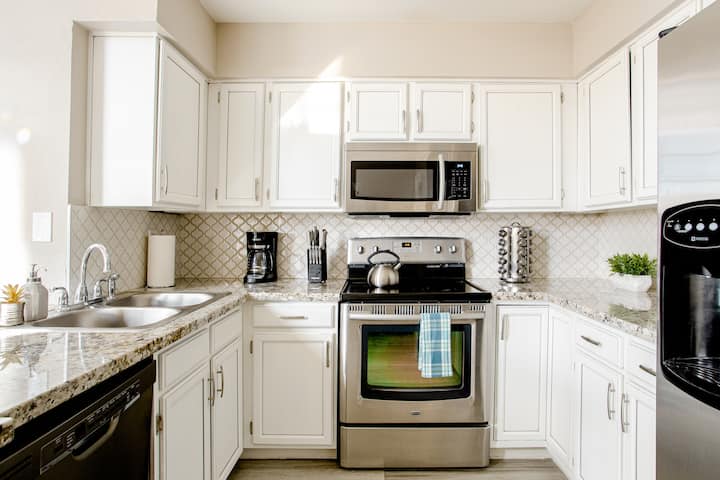 Stylish And Modern Condo Near Downtown Tempe - Arizona