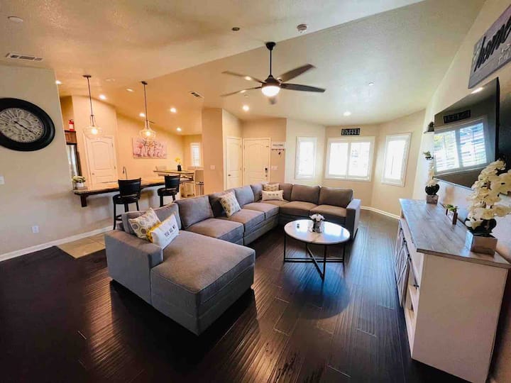 Beautiful Home W/pool,spa,fire Pit &Outdoor Grill. - Fresno, CA