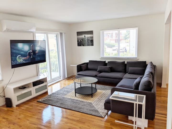 Bright And Spacious Gorgeous Home - Staten Island, NY