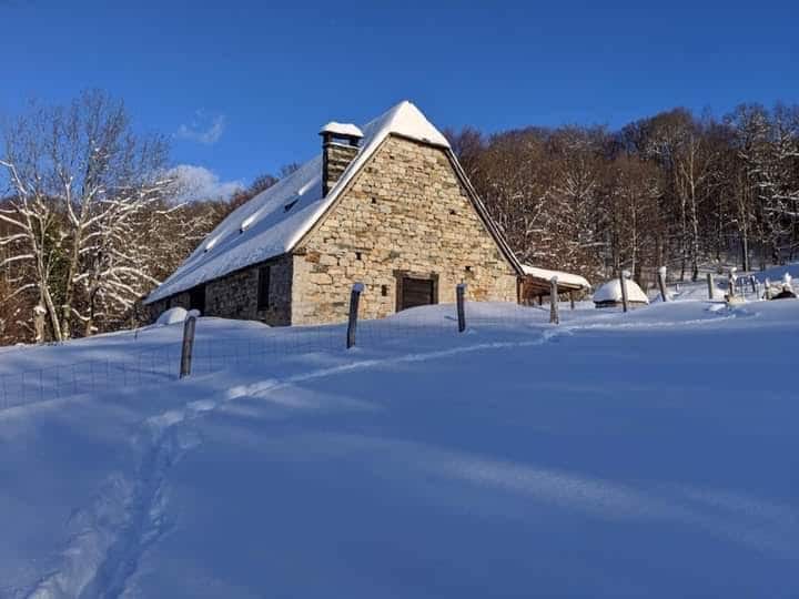 Grange Coupée Du Monde
Gîte éQuestre - Arrens-Marsous
