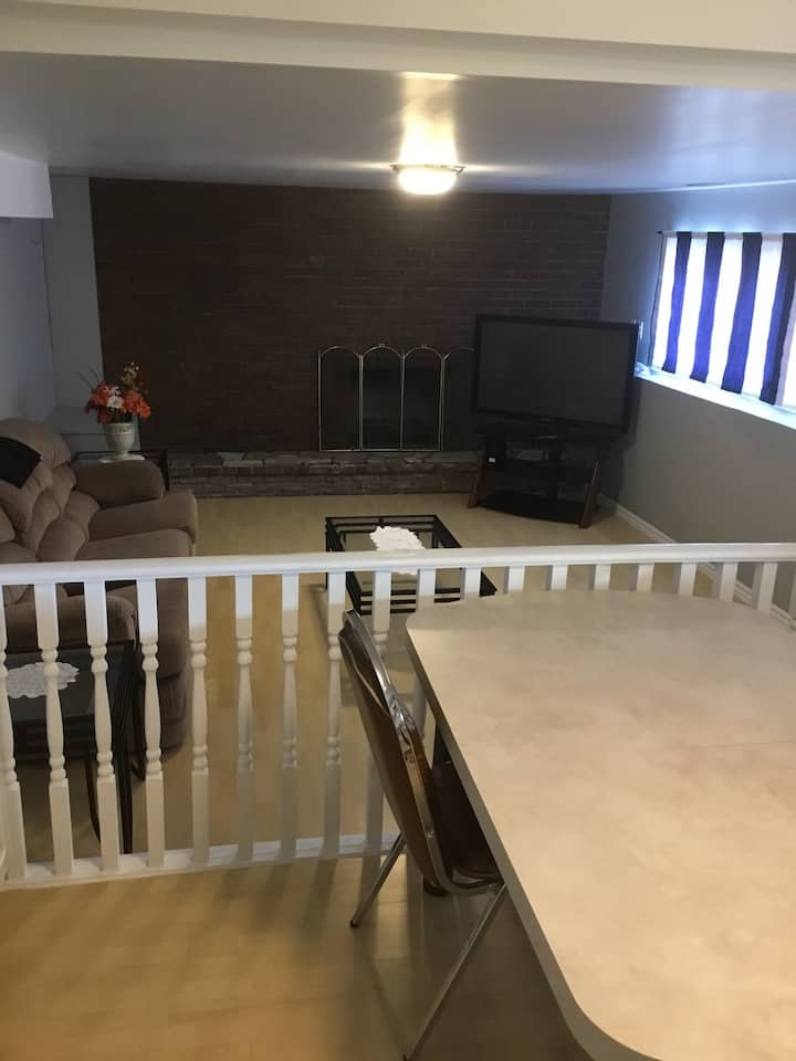Quite Nice Basement Suite - Pincher Creek