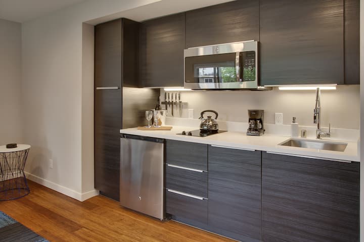 Modern In Wallingford - Spring Sale - Seattle, WA