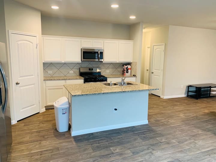 Close To Downtown 14mint Airport 15 Minute And South - Pflugerville, TX